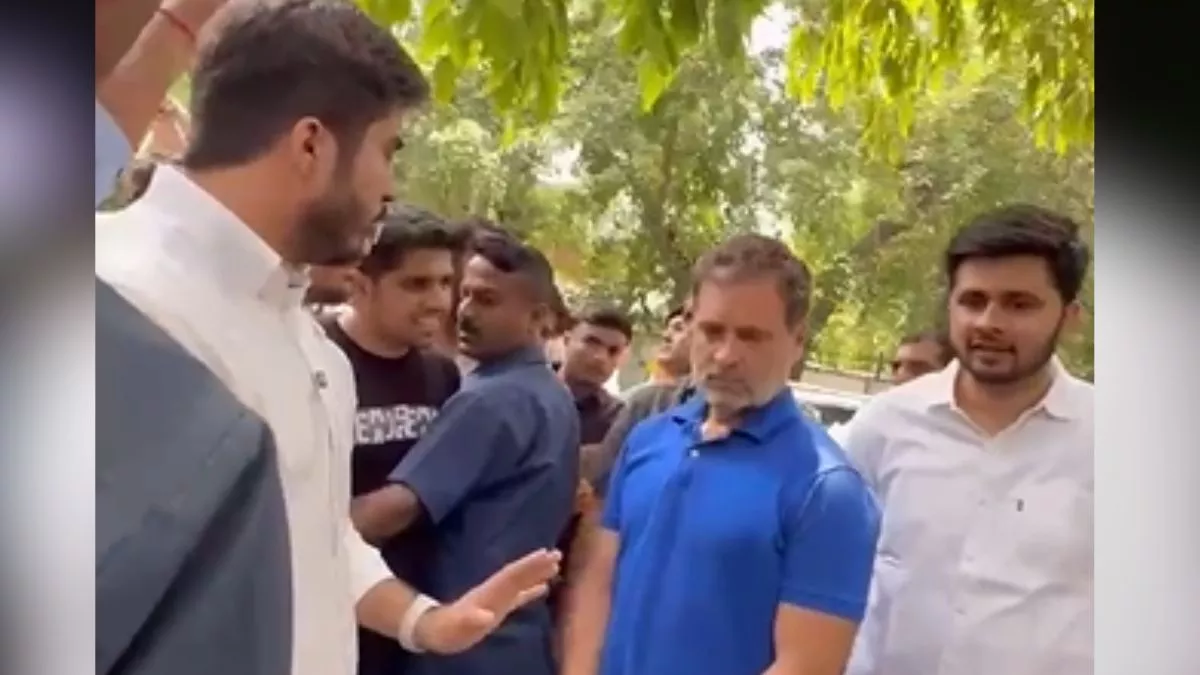 अचानक दिल्ली यूनिवर्सिटी पहुंचे राहुल गांधी, SC-ST और OBC छात्रों से शिक्षा नीति पर की बातचीत ...
