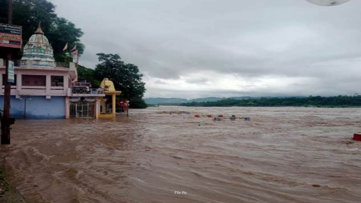 Jammu दरिया चिनाब खतरे के निशान से आठ फुट नीचे सभी को सतर्क रहने के