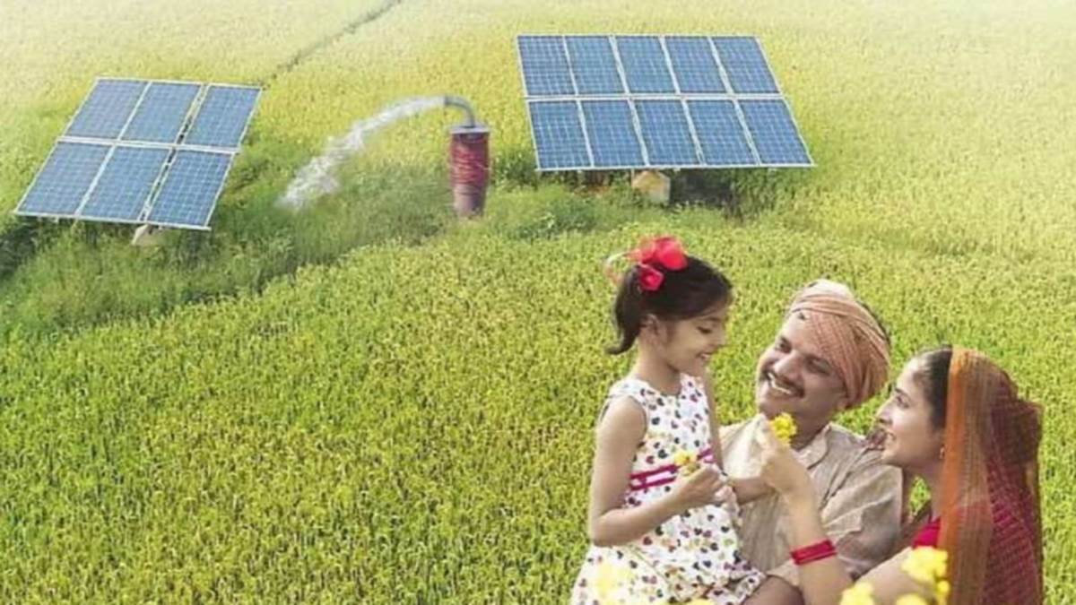 PM Kusum Yojna: सरकार किसानों को दे रही सोलर पंप की सुविधा, पहले आएं ...
