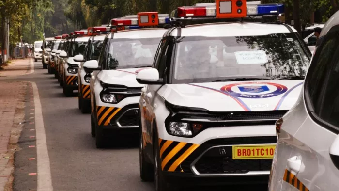 CM Nitish Kumar ने Traffic Police को दिए 56 पेट्रोलिंग वाहन, CCTV ...