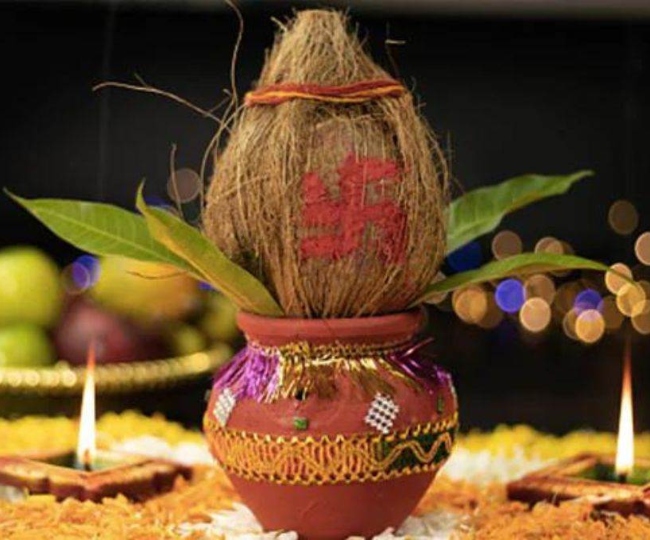 Mangal Kalash Vastu Tips: घर में इस तरह करें मंगल कलश की स्थापना, ध्यान ...