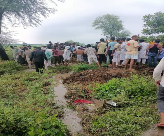 Mewat News: नूंह जिले में दिल दहला देने वाला हादसा, चलते आटो पर पलटा ...