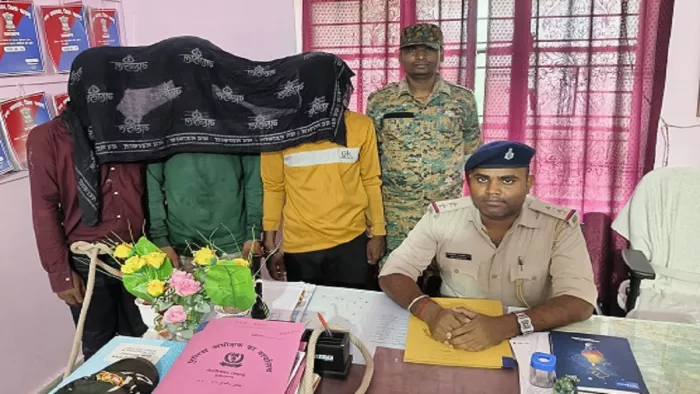 Jharkhand Crime: सड़क जाम कर लूट पाट करने वाले गिरोह का उद्भेदन, तीन ...