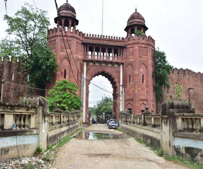 बिहार में दरभंगा महाराज के ‘सपनों’ को लगी अव्यवस्था की दीमक, आज बुरे ...