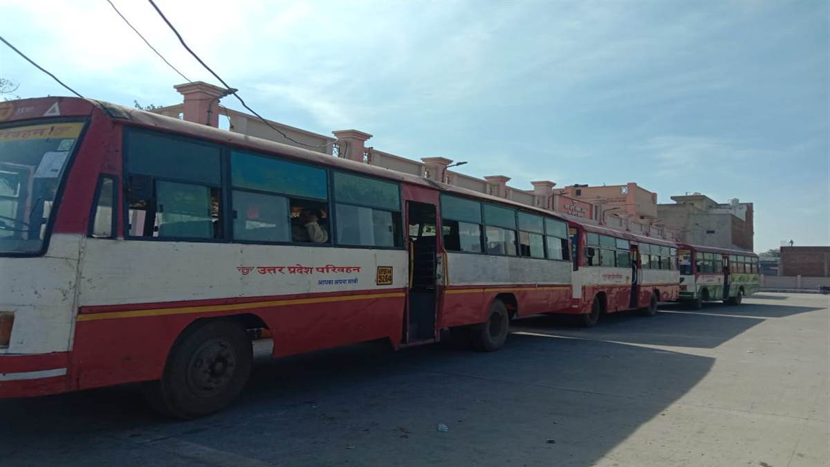 खतरे में है यात्रियों की जान, कबाड़ में जाने वाली 205 बसों को सड़कों पर ...