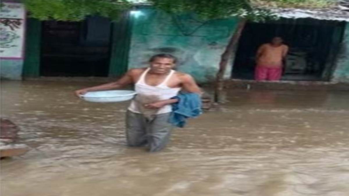 MP Rain: मध्य प्रदेश में भारी बारिश से नदी-नाले उफान पर, जनजीवन अस्त-व्यस्त - Heavy rain ...
