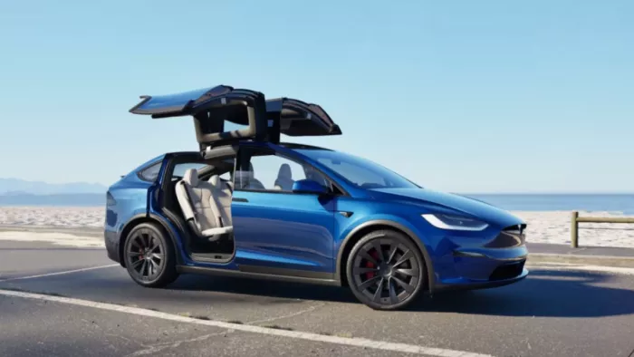 Tesla Model X में आई खराबी, जानकारी मिलने के बाद हजारों यूनिट्स के लिए ...