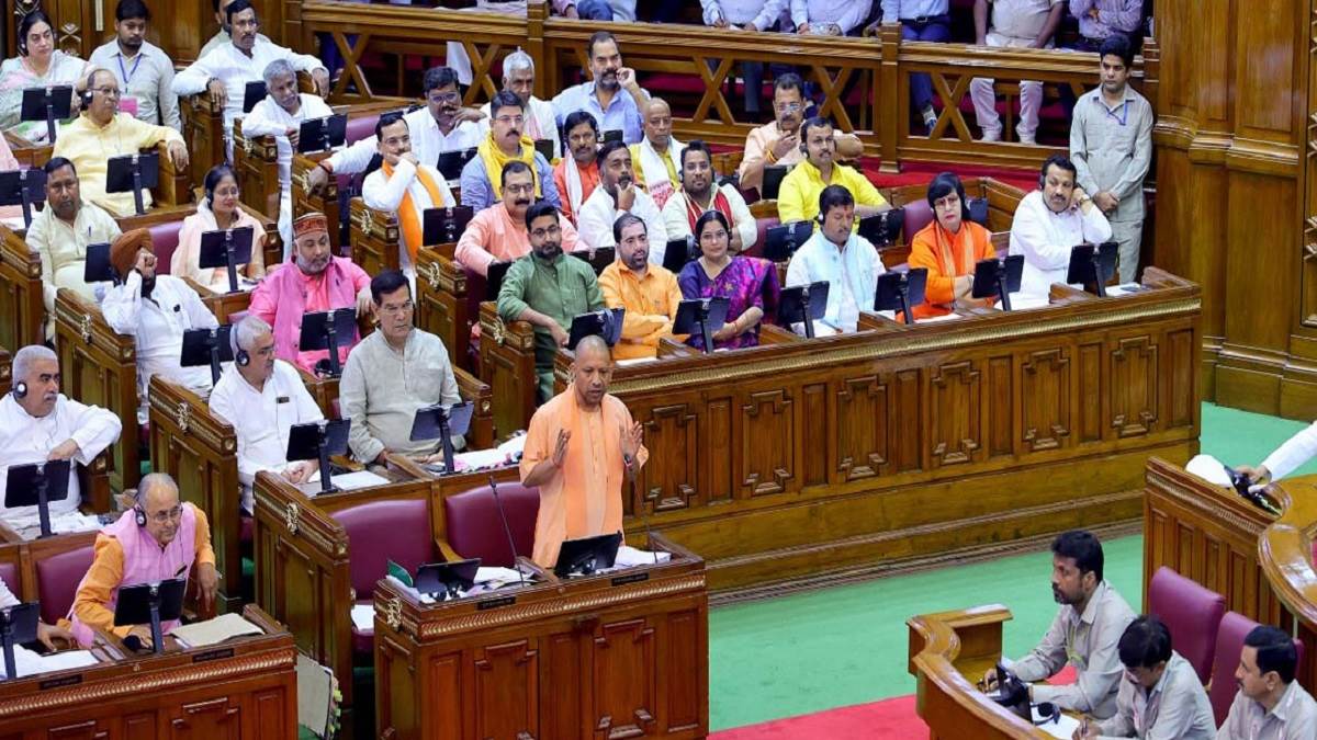 UP Assembly Session 2022: शिक्षामित्रों के मुद्दे पर सपा ने सरकार को ...