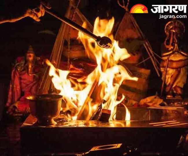 Havan से नकारात्मक शक्तियों का होता है नाश, जानें इसमें क्यों किया जाता ...