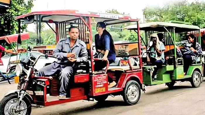 गाजियाबाद में यातायात सुगम बनाने के लिए नई पहल, हजारों ई-रिक्शाओं में ...