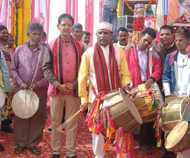 टिहरी : लामरीधार में ढोल सागर का शंखनाद, पद्मश्री प्रीतम भरतवाण ने दी ...