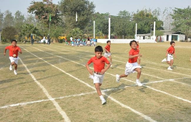 व्हाइट हॉल स्कूल में धूमधाम से शुरू हुआ खेल महोत्सव - sports festival ...
