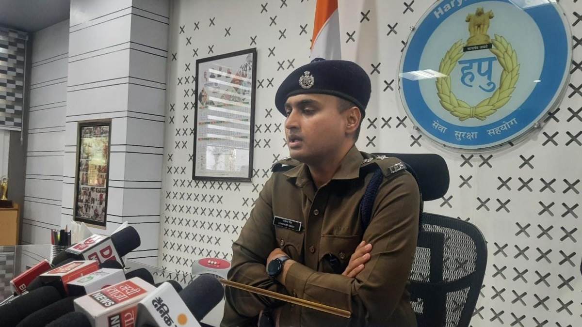 पंचायत समिति और जिला परिषद के चुनाव में हिसार में बूथ व नाकों पर तैनात ...