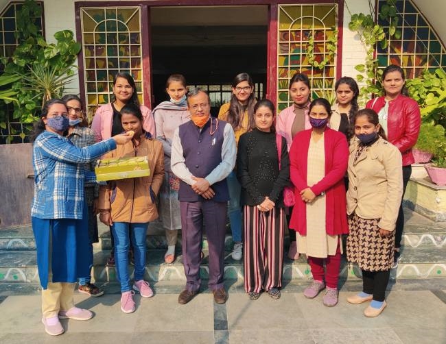 एमएससी फिजिक्स में टाप-10 में पहुंचीं तीन छात्राएं - Three students of ...