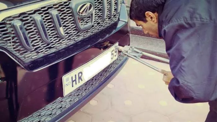 बिहार में हाई सिक्योरिटी नंबर प्लेट के नाम पर चल रहा था बड़ा 'खेल ...