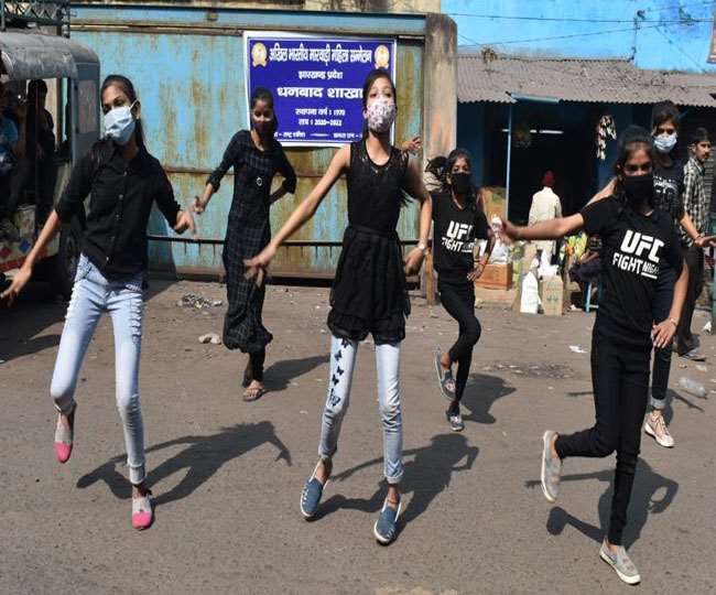 समाधान शिक्षादान ने मजबूत क‍िया उतना ही लो थाली में, व्यर्थ ना जाये ...