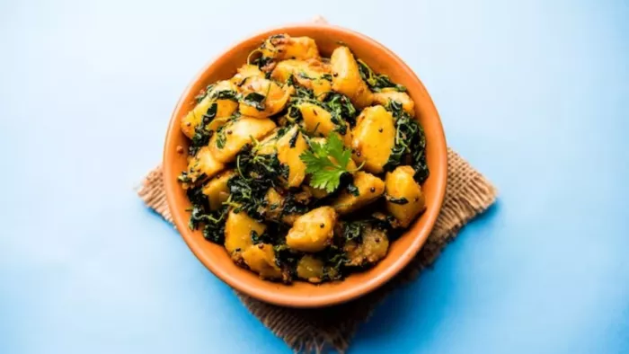 Aloo Recipe: खाने का जायका बढ़ा देगा हरियाली आलू, ये रही आसान सी रेसिपी ...