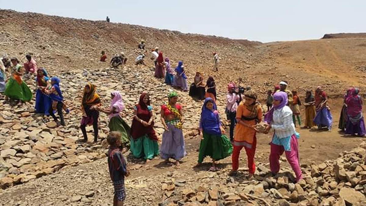 Jhabua: मध्यप्रदेश के झाबुआ जिले में शिवगंगा अभियान के तहत बनाई जाती ...