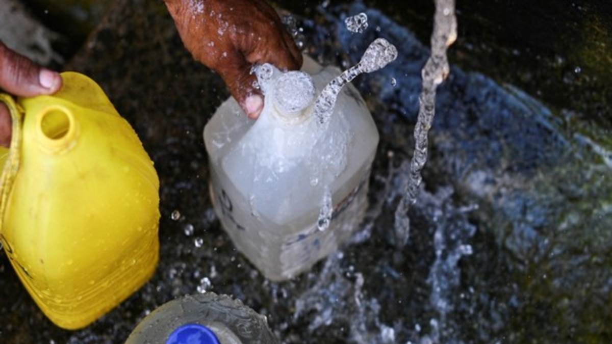 पाकिस्तान में गहराता जल संकट, 30 मिलियन पाकिस्तानियों के पास नहीं है ...