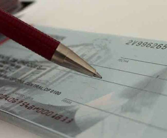 Delhi: लॉकडाउन के दौरान अगर बैंक में चेक डाल रहे हैं तो जरुर पढ़ें यह ...