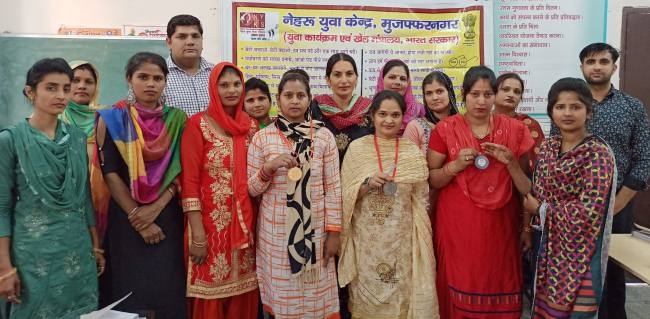 पुस्तक की महत्ता पर भाषण में ममता रानी रहीं प्रथम - Mamta Rani was the ...