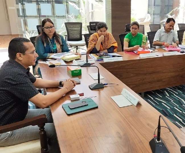 चौथे स्थान पर रहा कानपुर, मंडलायुक्त ने समीक्षा बैठक कर जिलाधिकारियों ...