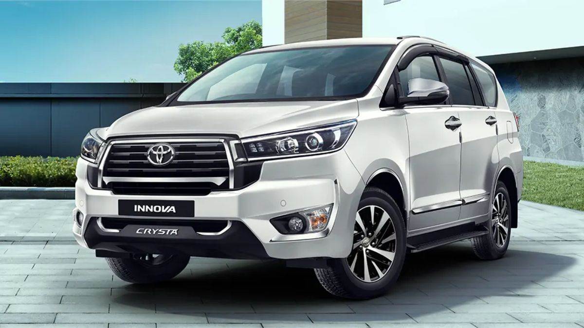 साल 2025 तक चालू रहेगा Innova Crysta की प्रोडक्शन, फ्लीट यूजर्स के बीच ...
