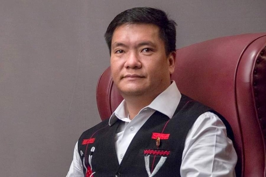 मुकेश दलाल, डिंपल यादव... निर्विरोध चुनाव जीतने वाले नेताओं की लंबी है ...