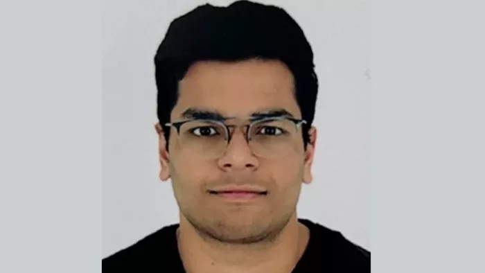 UPSC Result: 'Hello पापा... मैं IAS बन गया हूं', 5वीं रैंक पाने वाले आकाश गर्ग ने बताया सफलता का ...