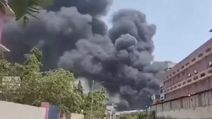 Dombivli Blast: ठाणे की केमिकल फैक्ट्री में जोरदार धमाका, एक किलोमीटर ...