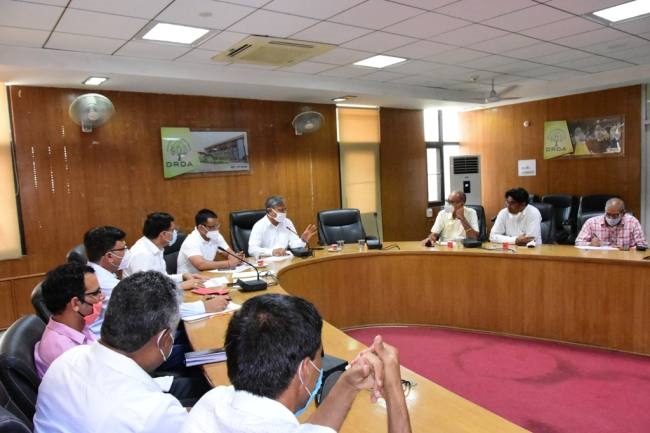 अधिकारी बरसाती पानी के संचय के लिए तत्परता से करें कार्य एडीसी ...