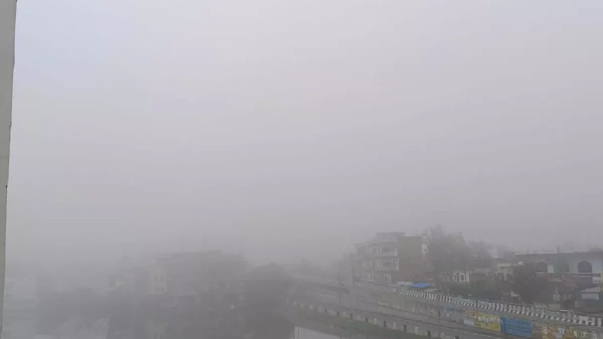 UP Weather Alert: यूपी में बदला मौसम, धुंध छाने के साथ कई ज‍िलों में Rain Alert, 24 घंटे में ह ...