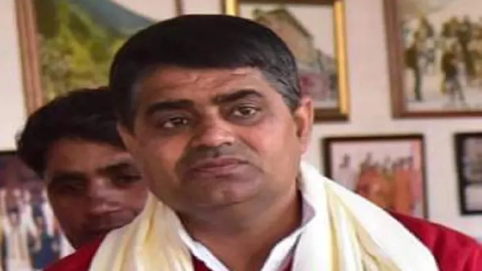 UP News: सपा नेता दिनेश गुर्जर ने लखनऊ आकर भी बुना था ठगी का जाल ...