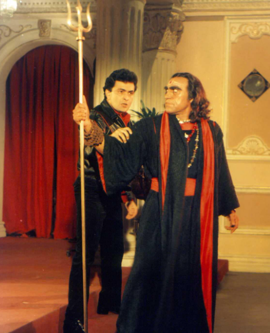 नफरत कर सकते हो अनदेखा नहीं, Amrish Puri के ये 7 खतरनाक विलेन के किरदार ...