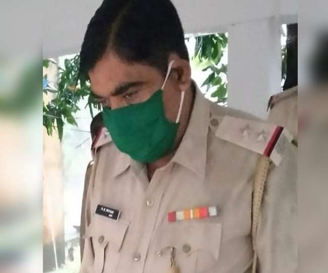 Jharkhand विवादों में घिरे बरहेट के पूर्व थाना प्रभारी हरीश पाठक का ...