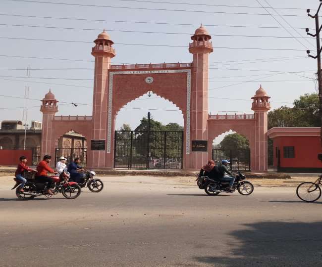 AMU New Gate : भूकंप भी बाल बांका नहीं कर पाएगा एएमयू के सेंटेनरी गेट ...