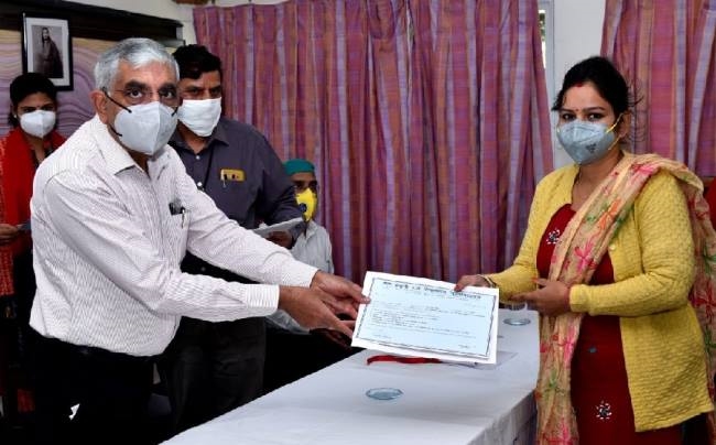 ग्रामीण क्षेत्र में आशा की भूमिका महत्वपूर्ण - Certificates distributed ...