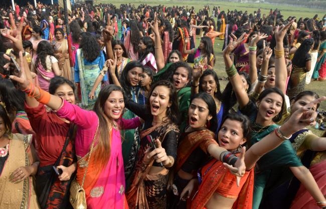 इशा को मिला मिस पटना वीमेंस का खिताब - Isha got the title of Miss Patna ...