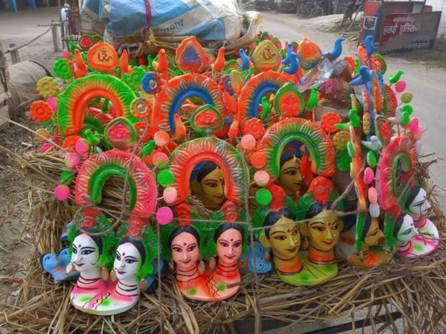 अब साम-चक, साम-चक अइह हे, अइह हे.. की गूंज - Now the echo of Sama-Chak ...