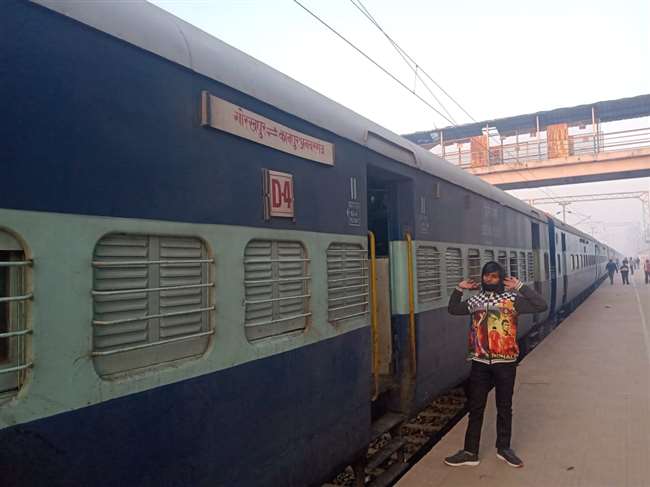 भदोही में सिग्नल फेल होने से घंंटा भर खड़ी रही चौरी चौरा एक्‍सप्रेस ...