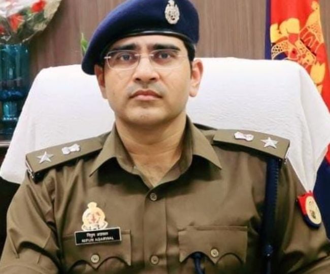 IPS Transfer: बाराबंकी के SP चिरंजीव नाथ हाथरस के एसपी, निपुण अग्रवाल ...