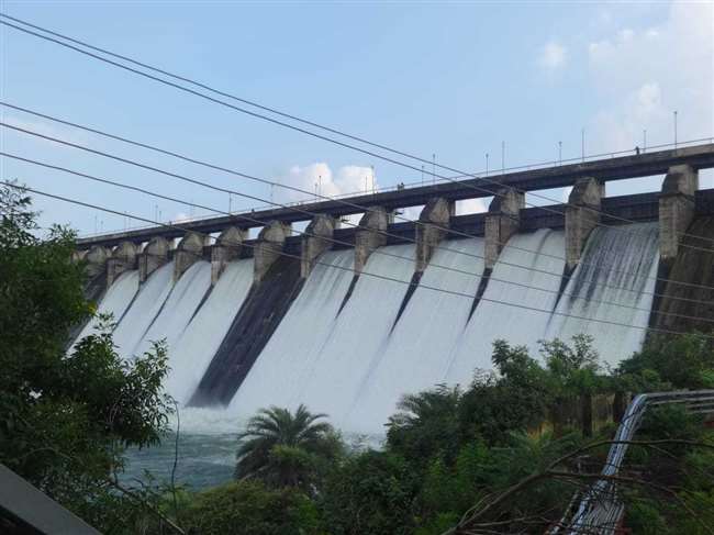 पंडित जवाहर लाल नेहरु ने किया था तिलैया डैम का उद्घाटन जगह-जगह दिख ...