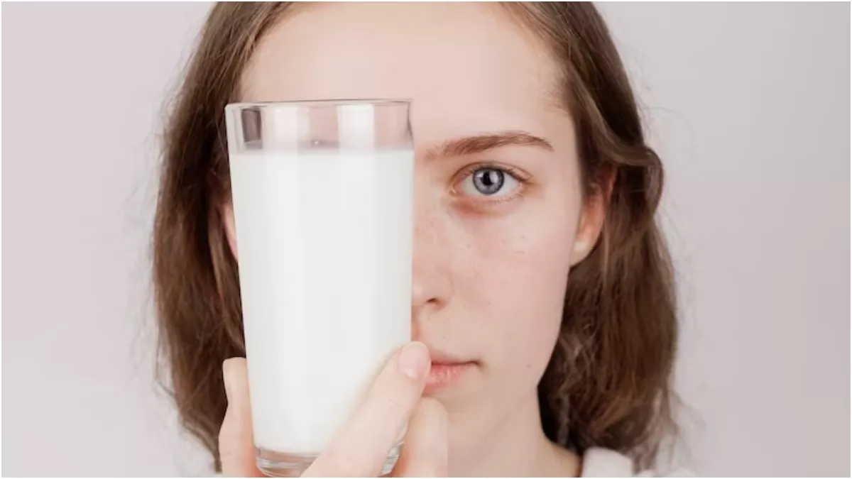 Raw Milk Face Pack: चेहरे पर ऐसे करें कच्चे दूध का इस्तेमाल, मिलेंगे ...