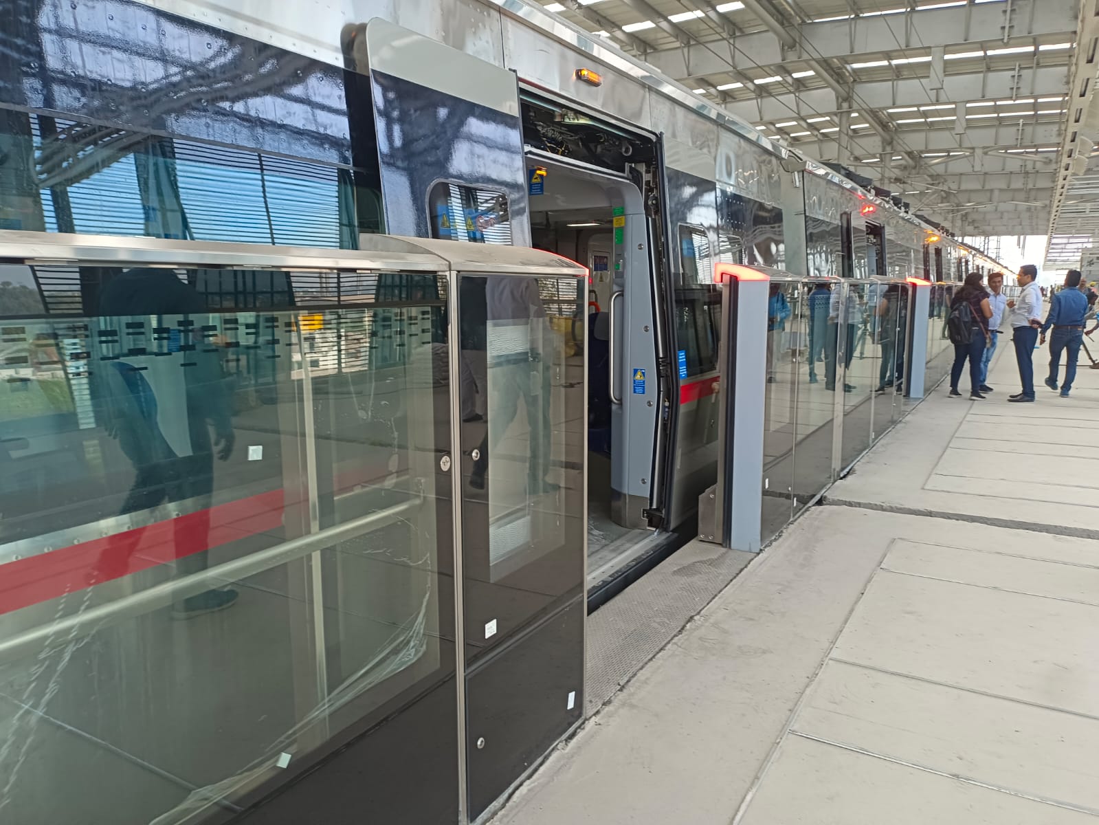 अत्याधुनिक सुविधाओं से लैस है Rapid Train, वाई-फाई के साथ सभी सीट के ...