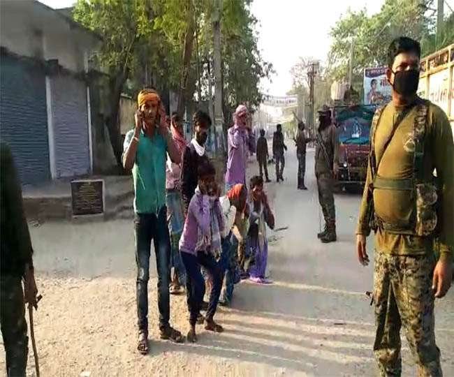 Corona LockDown Bihar : पुलिस-प्रशासन की सख्ती आ रही काम, नवादा में दिखा ये हाल Video - Corona ...