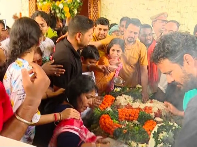 Pahalgam Terror Attack: ओडिशा के प्रशांत सत्पथी का पार्थिव शरीर पैतृक ...