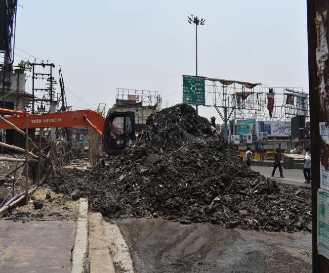 बेगमपुल से कचहरी पुल तक सड़क पर सिल्ट के पहाड़, 600 ट्रॉली में सिर्फ ...