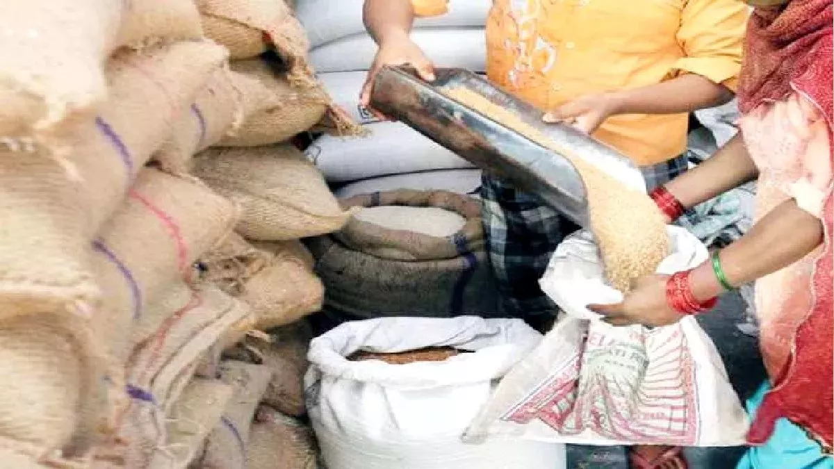 दिल्लीवासियों को राशन मिलने का इंतजार खत्म, अब इस दिन से शुरू होगा वितरण - Delhi Ration Supply ...