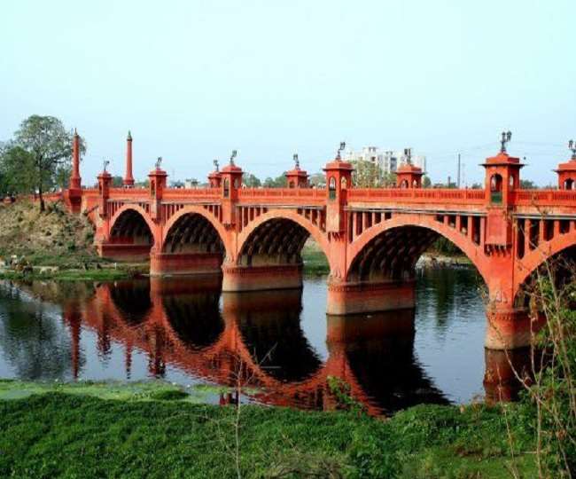 After the Bridge Collapses in Etah: अब लखनऊ में भी जांची जाएगी पुलों की ...