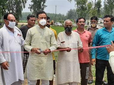 विधायक ने किया क्रिकेट प्रतियोगिता का शुभारंभ - MLA inaugurated the ...